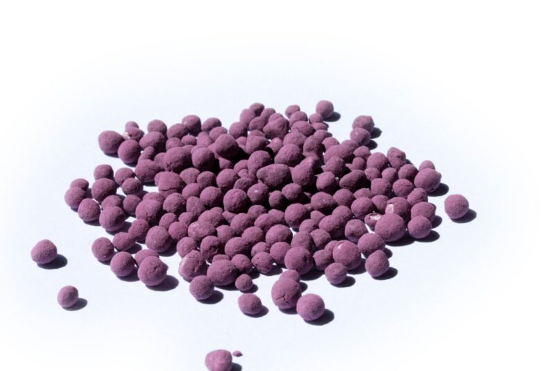 E451 – zastosowanie, właściwości i wpływ trifosforanów | Ban Food